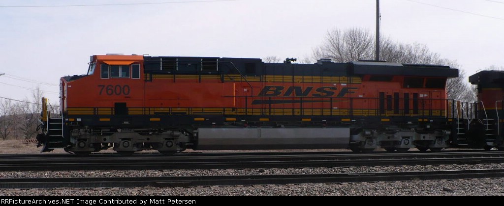 BNSF 7600